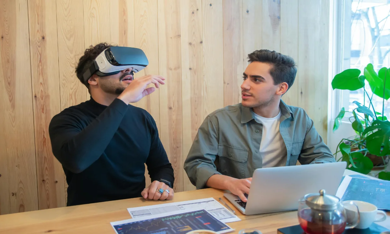 Virtual Assistants In Metaverse Environments